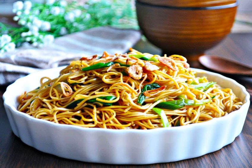 Discover the secrets of the emblematic dish of Mauritius : Le Mine Frit ...